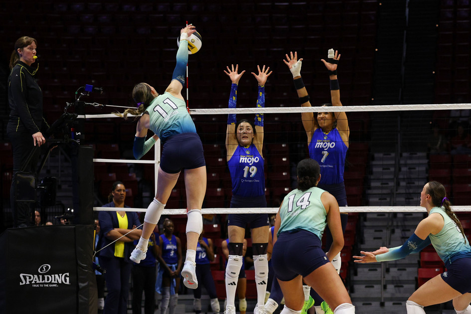 The Vegas Thrill (9-15) lost in five sets (23-25, 18-25, 25-21, 25-19 ...