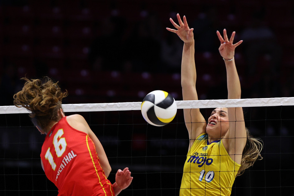 Grand Rapids Rise Sign PVF Top Blocker And Michigan Native Ali ...