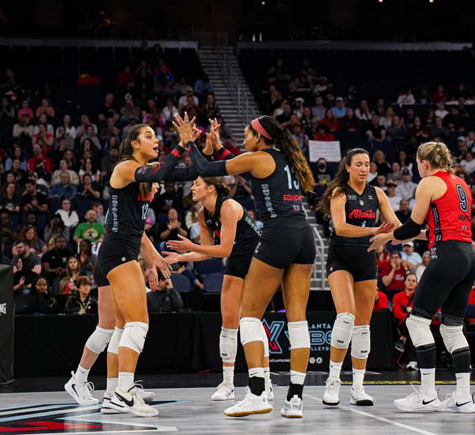 Supernovas Defeat Vibe in Four-Set Match - Major League Volleyball