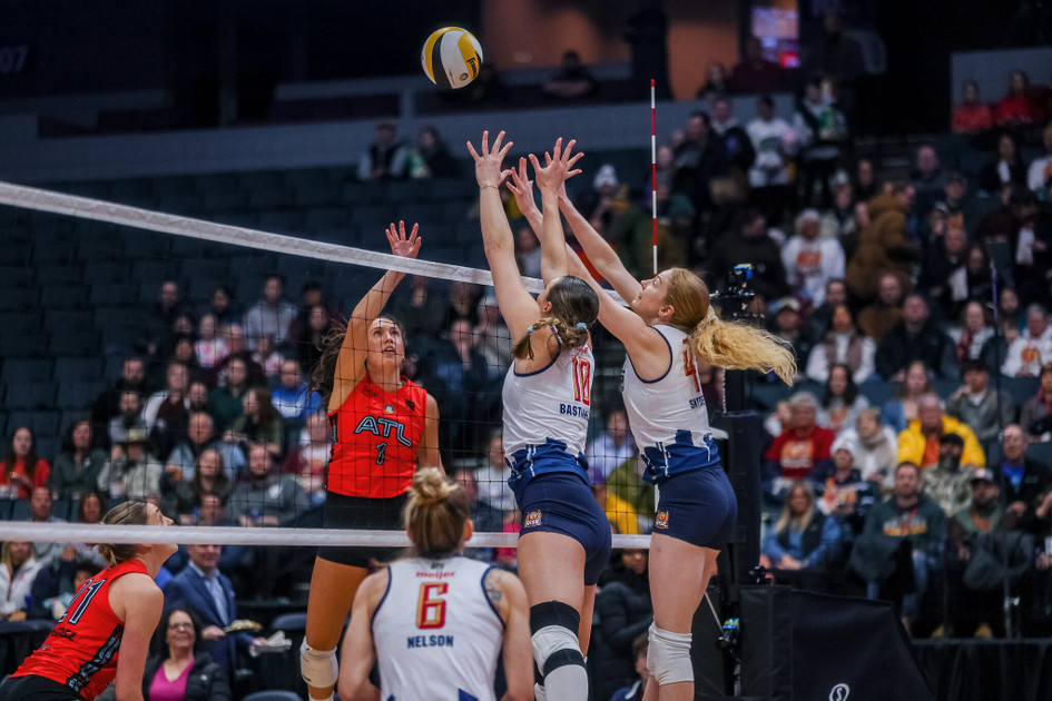 Rise Fall In Four To Vibe - Major League Volleyball